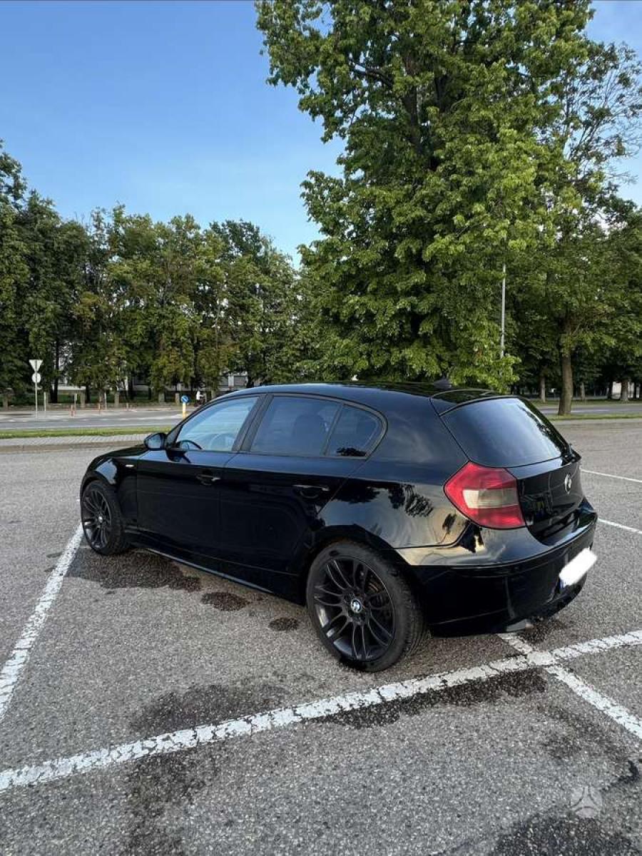 Black BMW 120 2005 in Kaunas, with an engine capacity of 0.00 L and mileage of 363 thousand km for 3200 €, photo 3 on AUTOMOTO.COM.LV