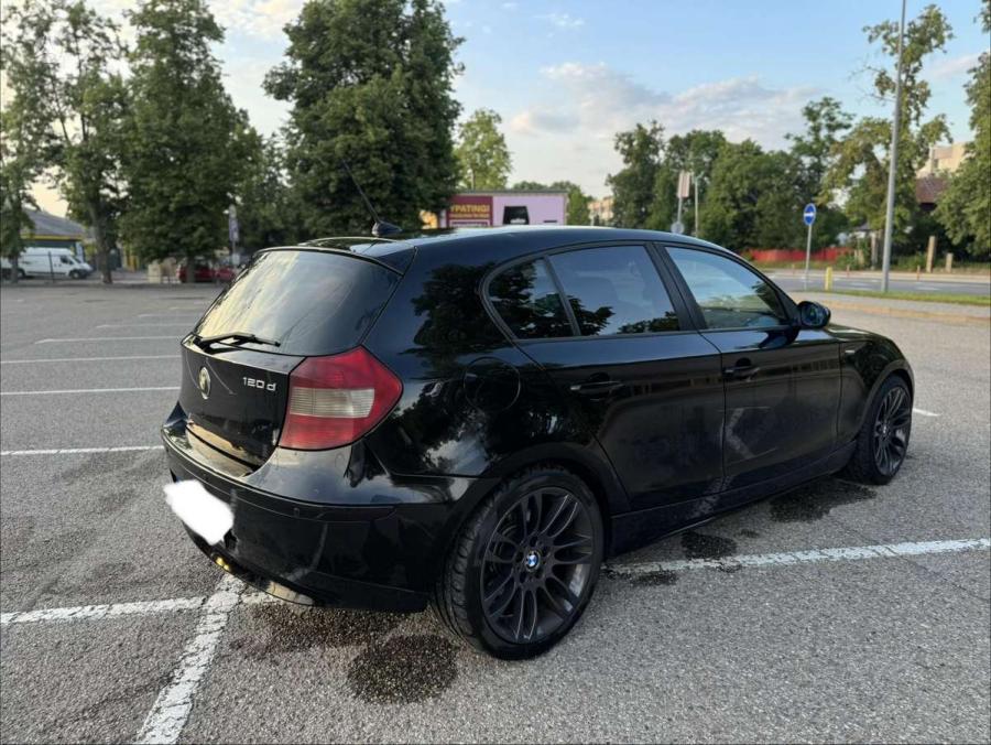 Black BMW 120 2005 in Kaunas, with an engine capacity of 0.00 L and mileage of 363 thousand km for 3200 €, photo 11 on AUTOMOTO.COM.LV