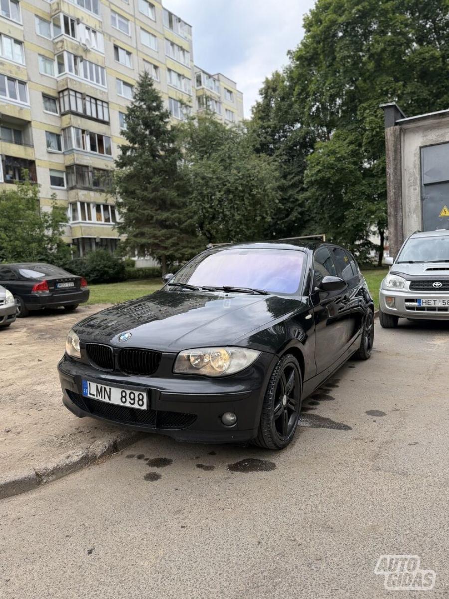 Black BMW 120 2005 in Vilnius, with an engine capacity of 2.00 L and mileage of 363 thousand km for 1900 €, photo 1 on AUTOMOTO.COM.LV