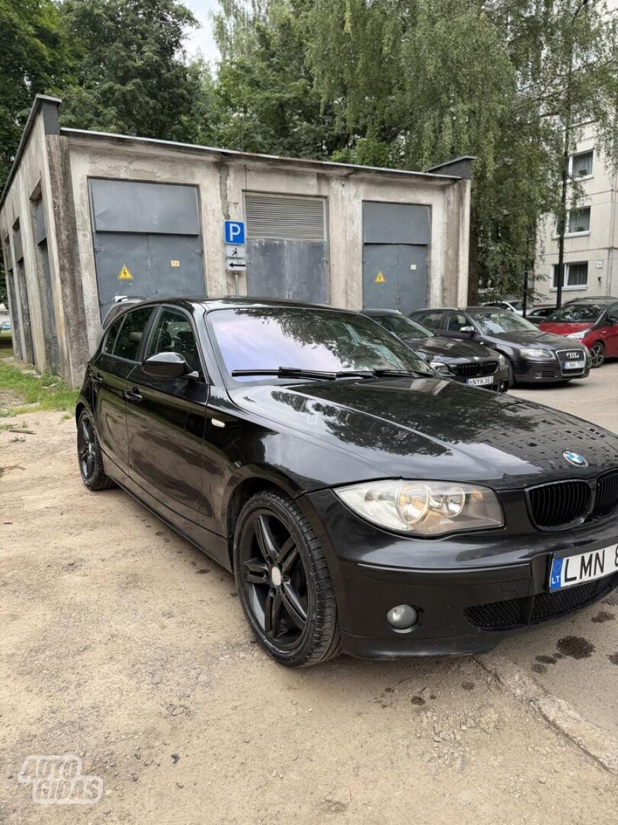 Black BMW 120 2005 in Vilnius, with an engine capacity of 2.00 L and mileage of 363 thousand km for 1900 €, photo 6 on AUTOMOTO.COM.LV