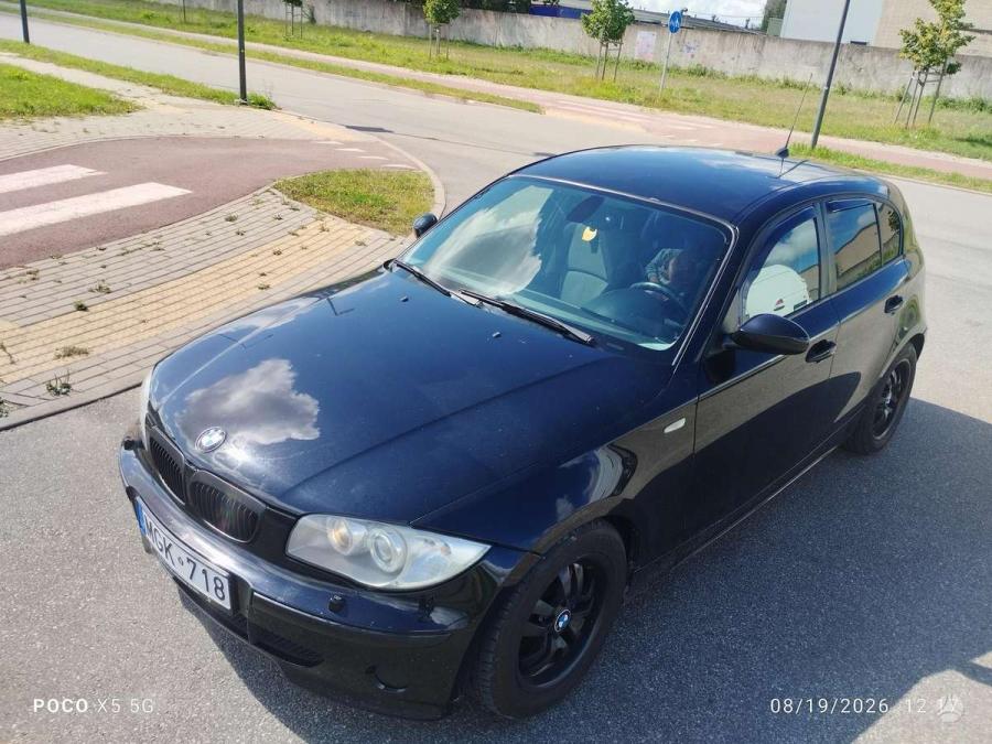Melns BMW 120 2005 Kauņa, ar dzinēja tilpumu 2.00 L un nobraukumu 400 tūkst. km par 2700 €, foto 1 vietnē AUTOMOTO.COM.LV