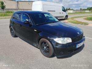 Melns BMW 120 2005 Kauņa, ar dzinēja tilpumu 2.00 L un nobraukumu 400 tūkst. km par 2700 €, foto 5 vietnē AUTOMOTO.COM.LV