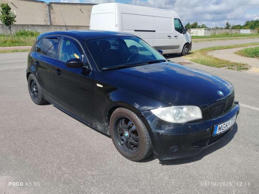 Melns BMW 120 2005 Kauņa, ar dzinēja tilpumu 2.00 L un nobraukumu 400 tūkst. km par 2700 €, foto 5 vietnē AUTOMOTO.COM.LV