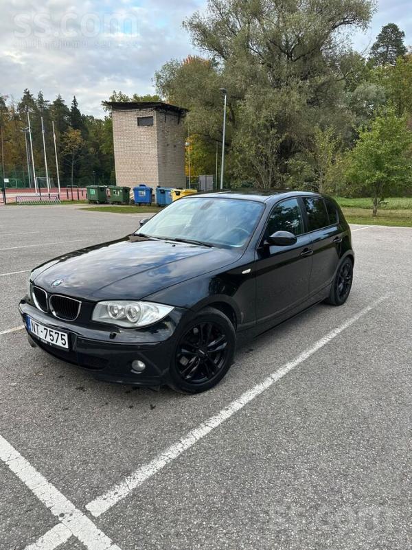 Melns BMW 120 2005 Gulbene, ar dzinēja tilpumu 2.00 L un nobraukumu 263 tūkst. km par 2300 €, foto 1 vietnē AUTOMOTO.COM.LV