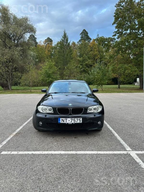 Melns BMW 120 2005 Gulbene, ar dzinēja tilpumu 2.00 L un nobraukumu 263 tūkst. km par 2300 €, foto 3 vietnē AUTOMOTO.COM.LV