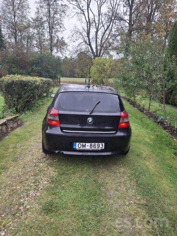 Melns BMW 120 2005 Bauska, ar dzinēja tilpumu 2.00 L un nobraukumu 347 tūkst. km par 3000 €, foto 10 vietnē AUTOMOTO.COM.LV