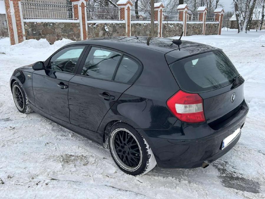 Black BMW 120 2006 in Vilnius, with an engine capacity of 1.80 L and mileage of 265 thousand km for 2650 €, photo 3 on AUTOMOTO.COM.LV