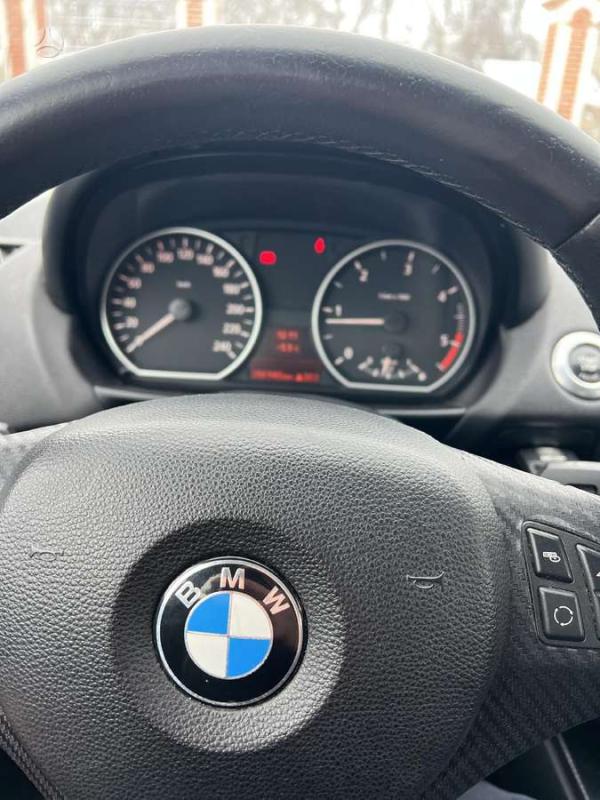 Melns BMW 120 2006 Viļņa, ar dzinēja tilpumu 1.80 L un nobraukumu 265 tūkst. km par 2650 €, foto 7 vietnē AUTOMOTO.COM.LV