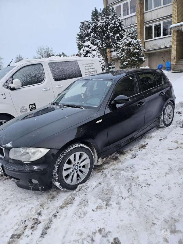 Melns BMW 120 2006 Kretinga, ar dzinēja tilpumu 2.00 L un nobraukumu 293 tūkst. km par 2100 €, foto 3 vietnē AUTOMOTO.COM.LV