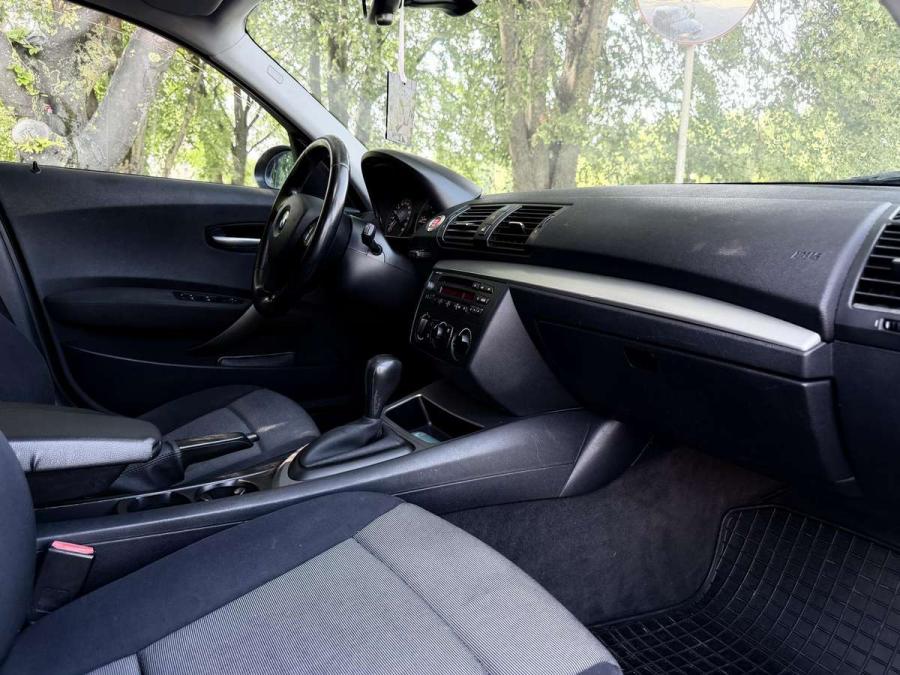 Melns BMW 120 2006 Kauņa, ar dzinēja tilpumu 2.00 L un nobraukumu 398 tūkst. km par 3350 €, foto 7 vietnē AUTOMOTO.COM.LV