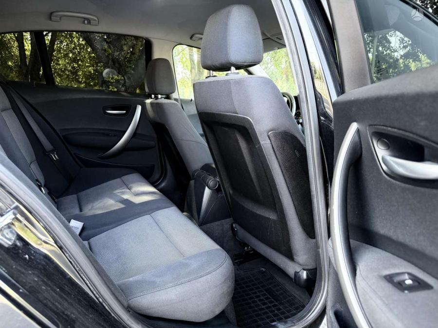 Melns BMW 120 2006 Kauņa, ar dzinēja tilpumu 2.00 L un nobraukumu 398 tūkst. km par 3350 €, foto 11 vietnē AUTOMOTO.COM.LV