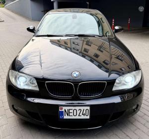 Melns BMW 120 2006 Kauņa, ar dzinēja tilpumu 4.40 L un nobraukumu 424 tūkst. km par 3800 €, foto  vietnē AUTOMOTO.COM.LV
