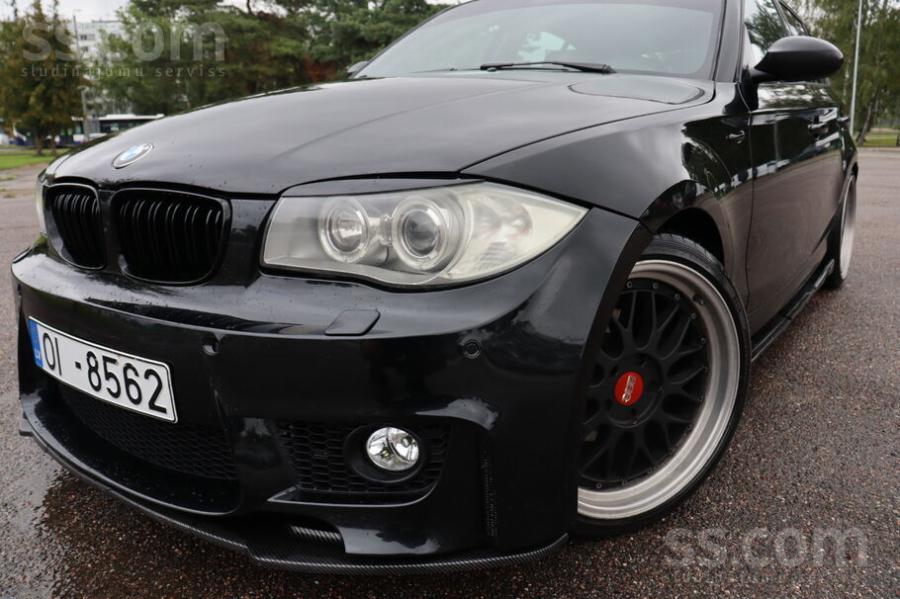 Black BMW 120 2006 in Riga, with an engine capacity of 2.00 L and mileage of 332 thousand km for 4990 €, photo 3 on AUTOMOTO.COM.LV