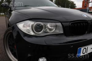 Black BMW 120 2006 in Riga, with an engine capacity of 2.00 L and mileage of 332 thousand km for 4990 €, photo 5 on AUTOMOTO.COM.LV
