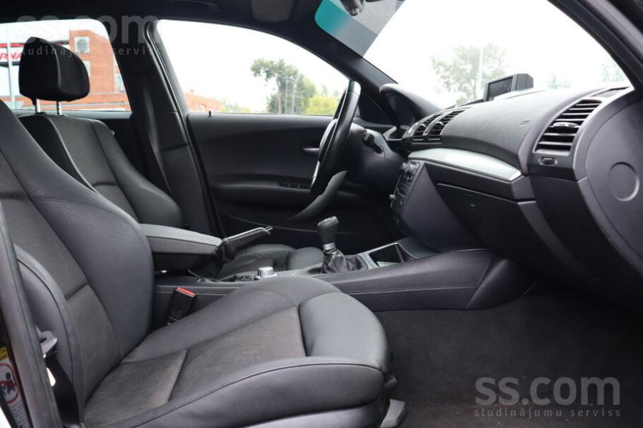 Black BMW 120 2006 in Riga, with an engine capacity of 2.00 L and mileage of 332 thousand km for 4990 €, photo 10 on AUTOMOTO.COM.LV