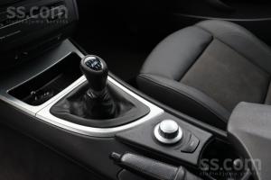Black BMW 120 2006 in Riga, with an engine capacity of 2.00 L and mileage of 332 thousand km for 4990 €, photo 15 on AUTOMOTO.COM.LV
