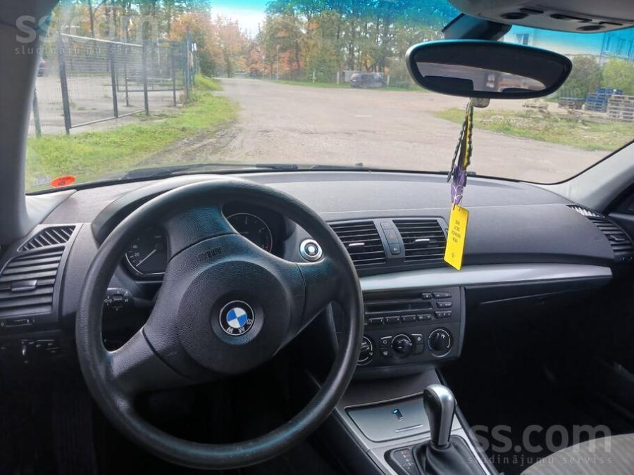 Black BMW 120 2006 in Bauska, with an engine capacity of 2.00 L and mileage of 0 thousand km for 2250 €, photo 5 on AUTOMOTO.COM.LV