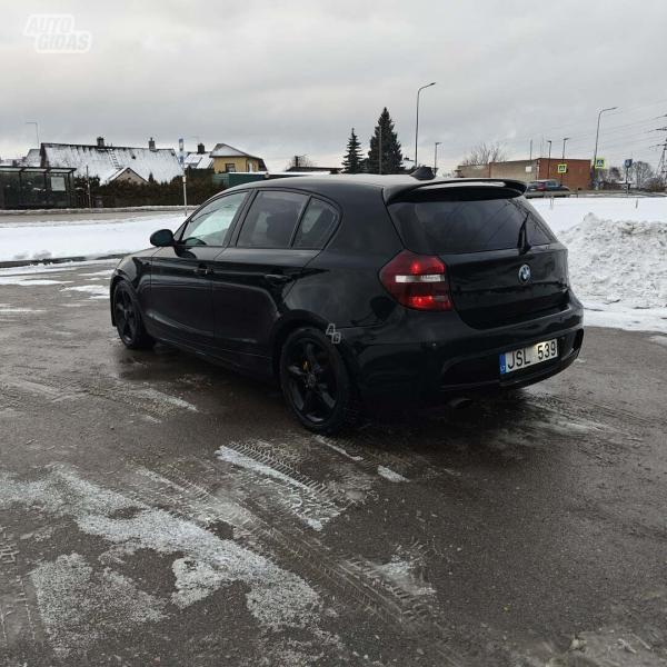 Black BMW 120 2007 in Kaunas, with an engine capacity of 2.00 L and mileage of 285 thousand km for 4499 €, photo 2 on AUTOMOTO.COM.LV