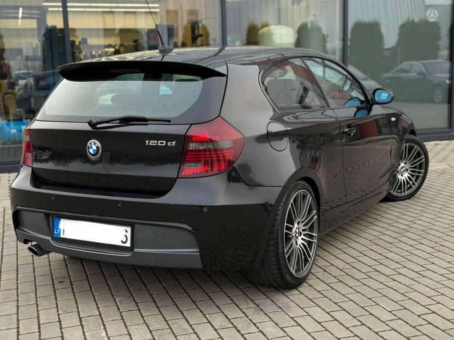 Melns BMW 120 2007 Klaipėda, ar dzinēja tilpumu 2.00 L un nobraukumu 297 tūkst. km par 4850 €, foto 1 vietnē AUTOMOTO.COM.LV