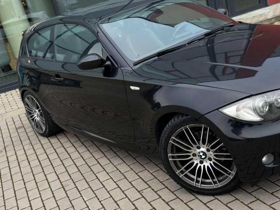Black BMW 120 2007 in Klaipeda, with an engine capacity of 2.00 L and mileage of 297 thousand km for 4850 €, photo 7 on AUTOMOTO.COM.LV