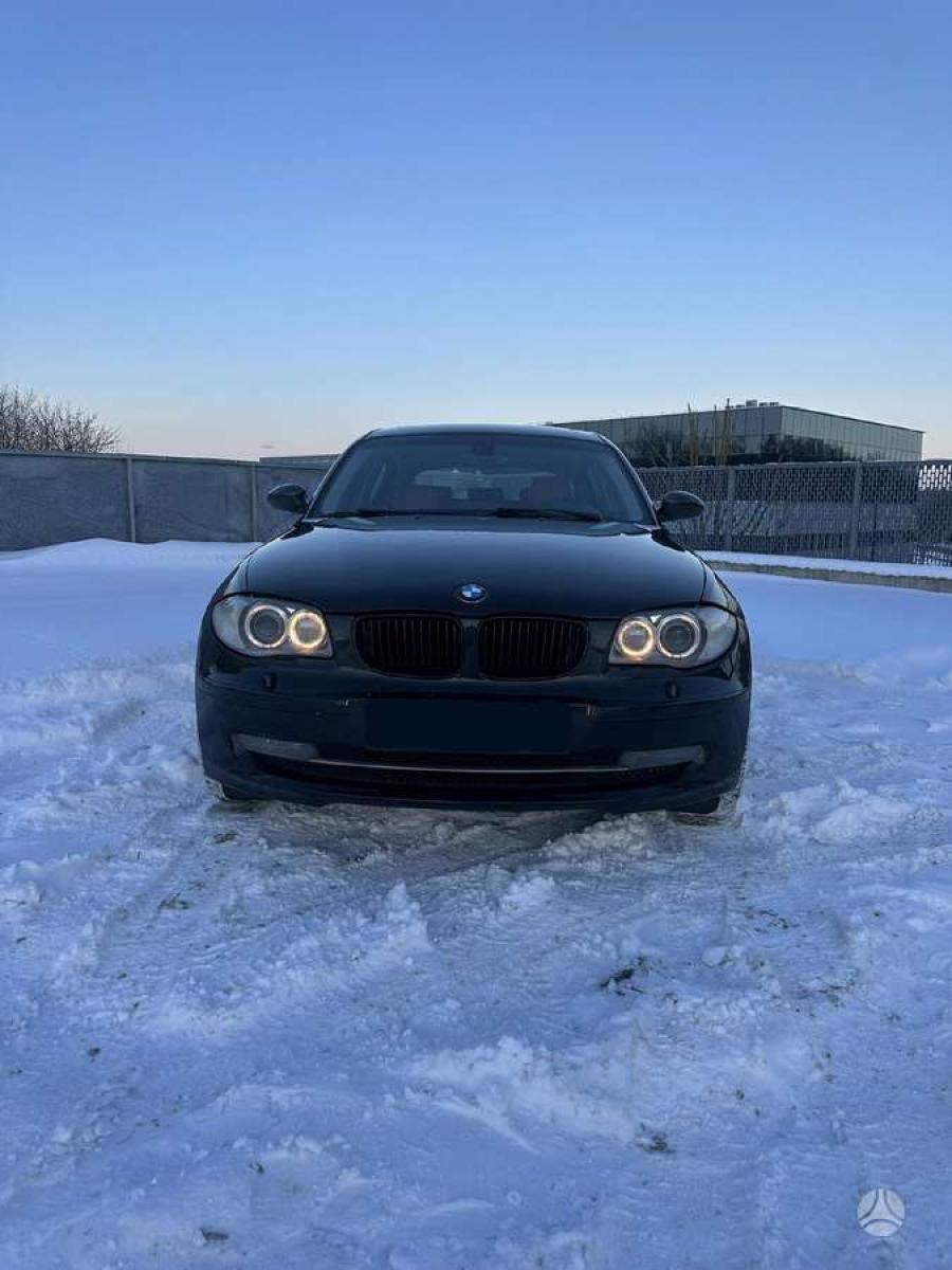 Melns BMW 120 2007 Viļņa, ar dzinēja tilpumu 2.00 L un nobraukumu 246 tūkst. km par 6100 €, foto 2 vietnē AUTOMOTO.COM.LV