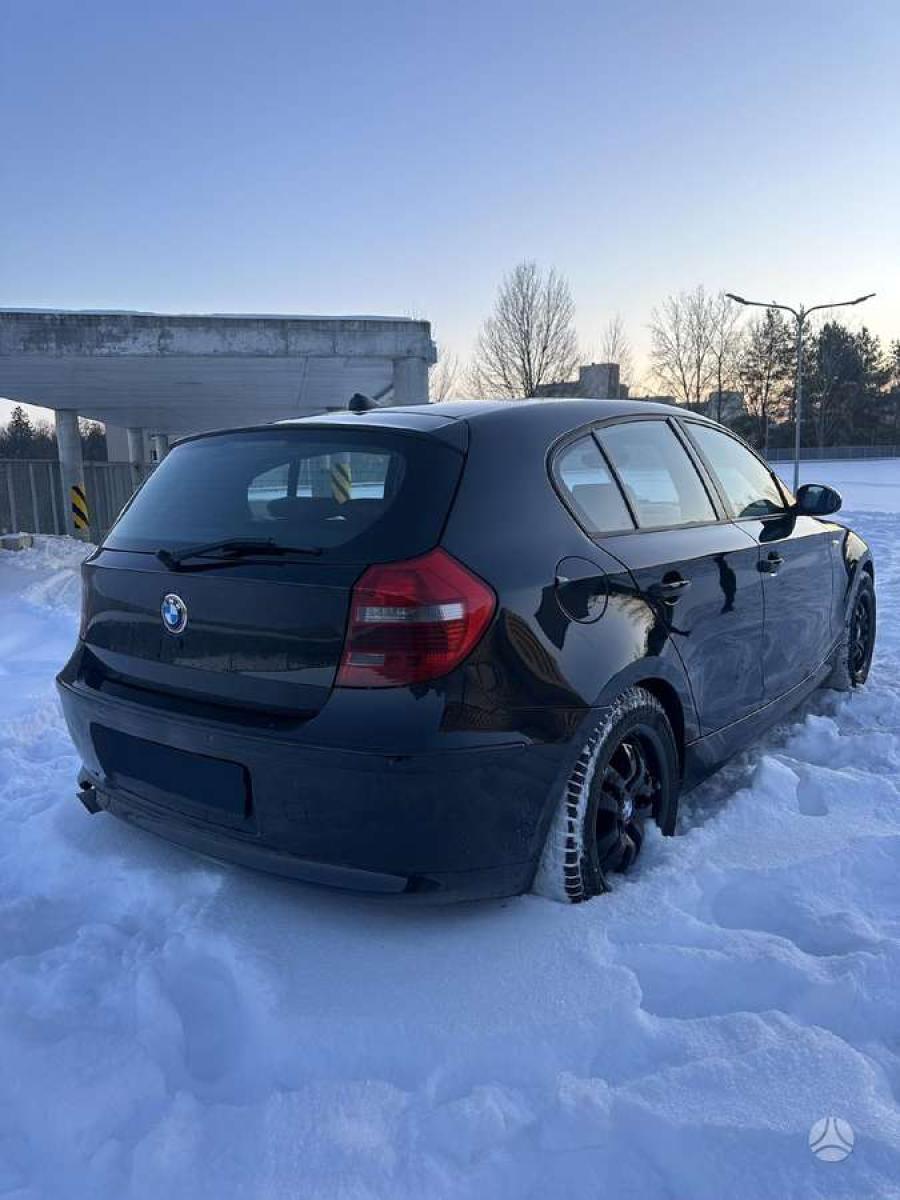 Melns BMW 120 2007 Viļņa, ar dzinēja tilpumu 2.00 L un nobraukumu 246 tūkst. km par 6100 €, foto 5 vietnē AUTOMOTO.COM.LV