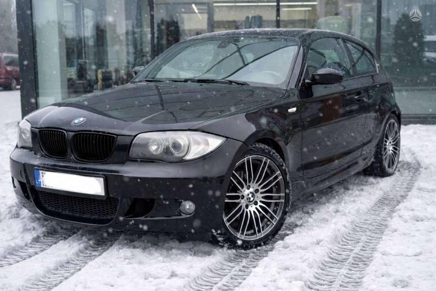 Black BMW 120 2007 in Klaipeda, with an engine capacity of 2.00 L and mileage of 297 thousand km for 4850 €, photo 1 on AUTOMOTO.COM.LV