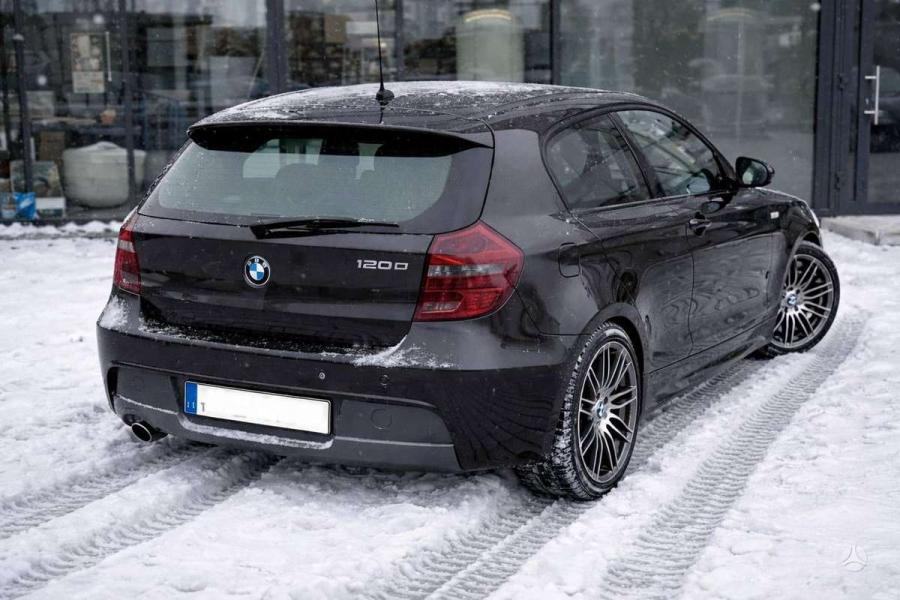 Black BMW 120 2007 in Klaipeda, with an engine capacity of 2.00 L and mileage of 297 thousand km for 4850 €, photo 3 on AUTOMOTO.COM.LV