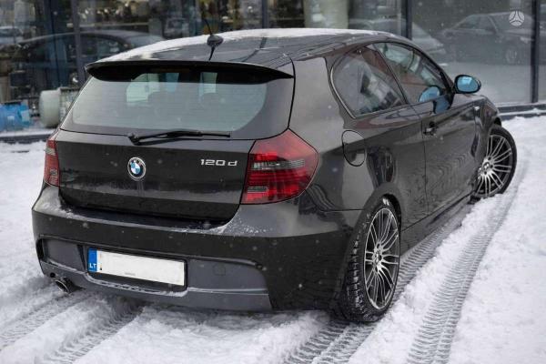 Black BMW 120 2007 in Klaipeda, with an engine capacity of 2.00 L and mileage of 297 thousand km for 4850 €, photo 5 on AUTOMOTO.COM.LV