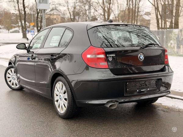 Black BMW 120 2007 in Vilnius, with an engine capacity of 2.00 L and mileage of 313 thousand km for 2890 €, photo 4 on AUTOMOTO.COM.LV