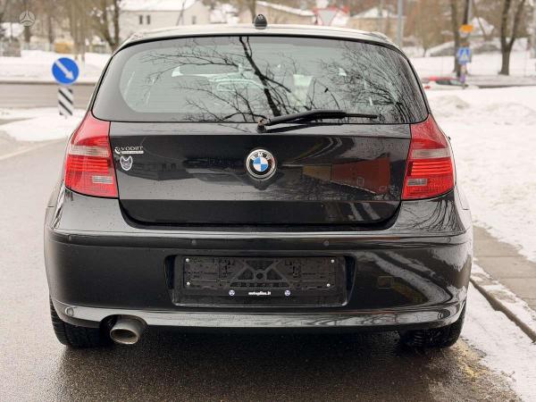 Black BMW 120 2007 in Vilnius, with an engine capacity of 2.00 L and mileage of 313 thousand km for 2890 €, photo 5 on AUTOMOTO.COM.LV