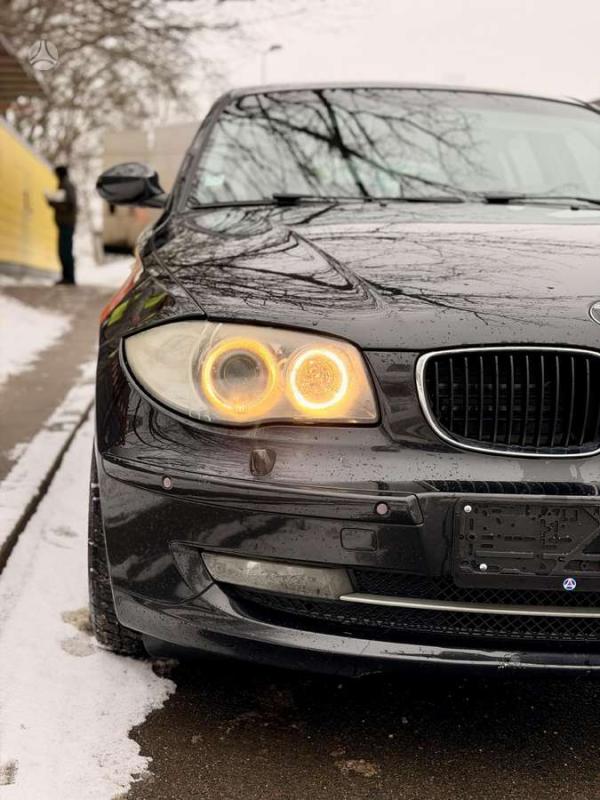 Black BMW 120 2007 in Vilnius, with an engine capacity of 2.00 L and mileage of 313 thousand km for 2890 €, photo 8 on AUTOMOTO.COM.LV