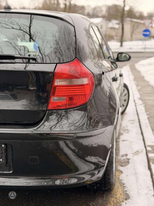 Black BMW 120 2007 in Vilnius, with an engine capacity of 2.00 L and mileage of 313 thousand km for 2890 €, photo 9 on AUTOMOTO.COM.LV
