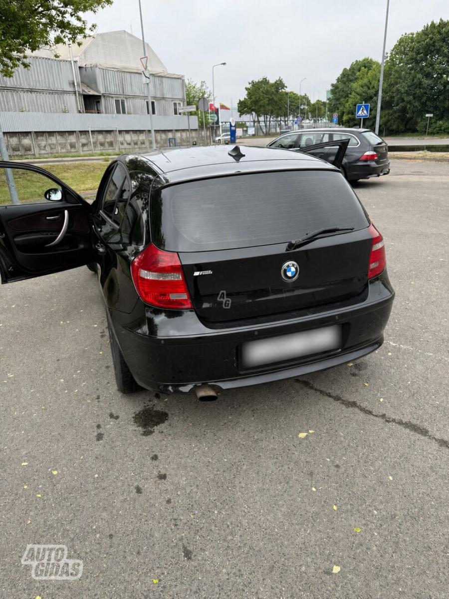 Melns BMW 120 2007 Klaipėda, ar dzinēja tilpumu 2.00 L un nobraukumu 298 tūkst. km par 2599 €, foto 3 vietnē AUTOMOTO.COM.LV