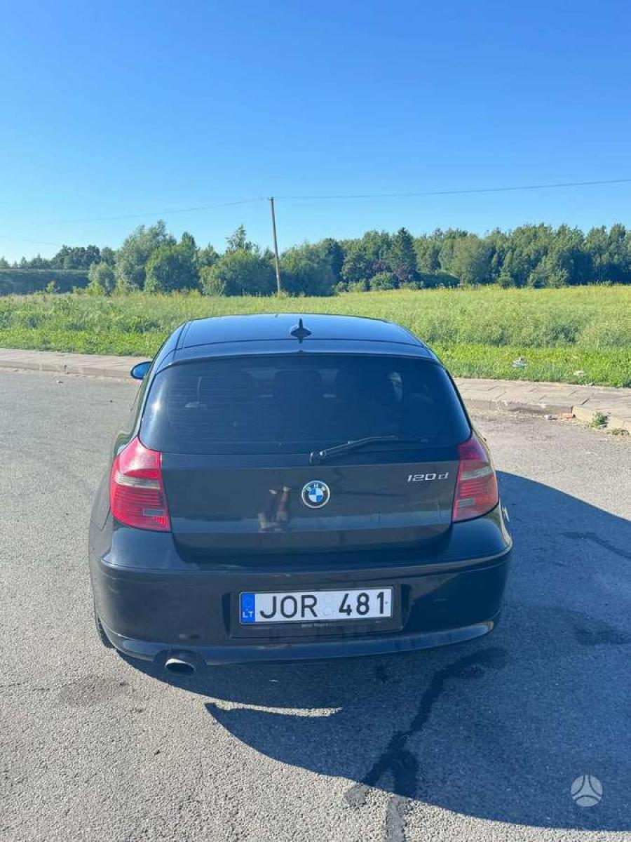 Black BMW 120 2007 in Panevezys, with an engine capacity of 2.00 L and mileage of 320 thousand km for 1950 €, photo 4 on AUTOMOTO.COM.LV