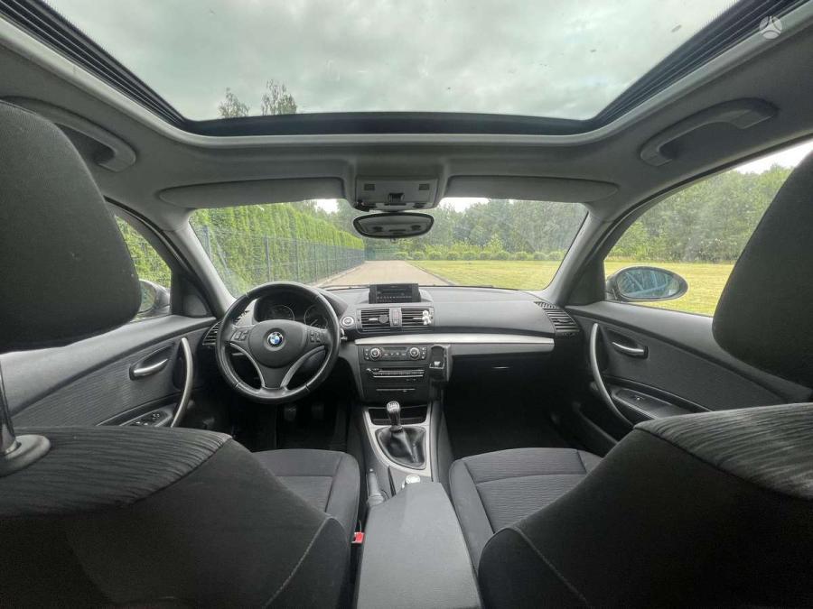Black BMW 120 2007 in Kaunas, with an engine capacity of 2.00 L and mileage of 326 thousand km for 3400 €, photo 6 on AUTOMOTO.COM.LV