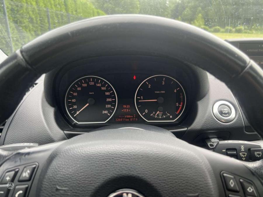 Black BMW 120 2007 in Kaunas, with an engine capacity of 2.00 L and mileage of 326 thousand km for 3400 €, photo 7 on AUTOMOTO.COM.LV