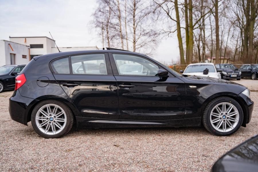 Black BMW 120 2007 in Riga, with an engine capacity of 2.00 L and mileage of 274 thousand km for 5500 €, photo 12 on AUTOMOTO.COM.LV