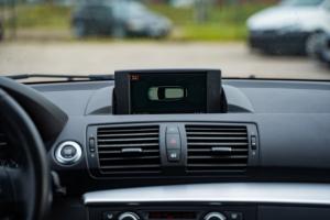 Black BMW 120 2007 in Riga, with an engine capacity of 2.00 L and mileage of 274 thousand km for 5500 €, photo 21 on AUTOMOTO.COM.LV