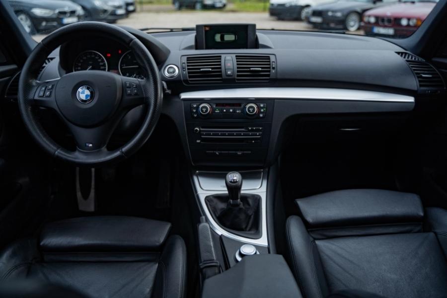 Black BMW 120 2007 in Riga, with an engine capacity of 2.00 L and mileage of 274 thousand km for 5500 €, photo 27 on AUTOMOTO.COM.LV