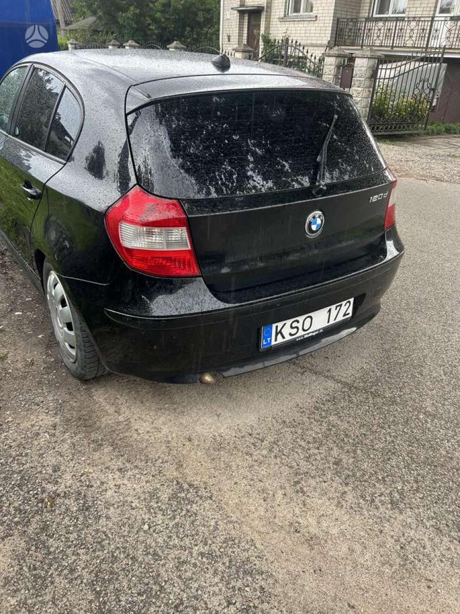 Black BMW 120 2007 in Prienai, with an engine capacity of 2.00 L and mileage of 403 thousand km for 1700 €, photo 6 on AUTOMOTO.COM.LV
