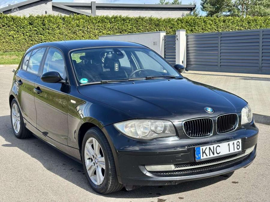 Melns BMW 120 2007 Viļņa, ar dzinēja tilpumu 2.00 L un nobraukumu 270 tūkst. km par 3500 €, foto 11 vietnē AUTOMOTO.COM.LV