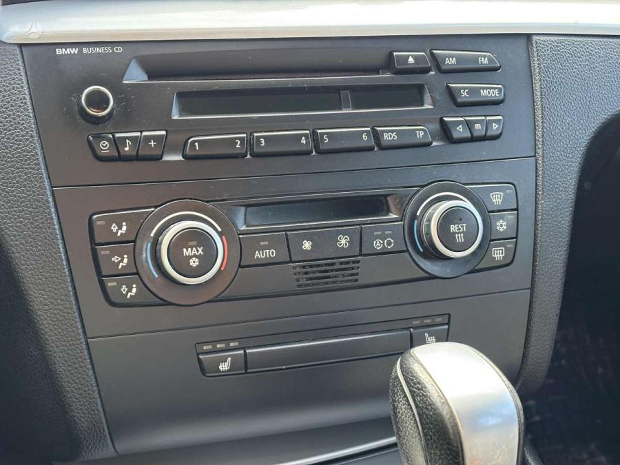 Melns BMW 120 2007 Viļņa, ar dzinēja tilpumu 2.00 L un nobraukumu 270 tūkst. km par 3500 €, foto 15 vietnē AUTOMOTO.COM.LV