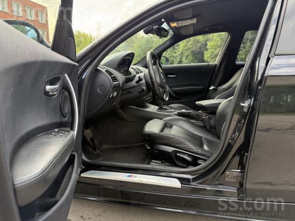 Black BMW 120 2007 in Ogre, with an engine capacity of 2.00 L and mileage of 235 thousand km for 2950 €, photo 6 on AUTOMOTO.COM.LV