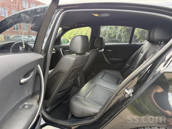 Black BMW 120 2007 in Ogre, with an engine capacity of 2.00 L and mileage of 235 thousand km for 2950 €, photo 7 on AUTOMOTO.COM.LV