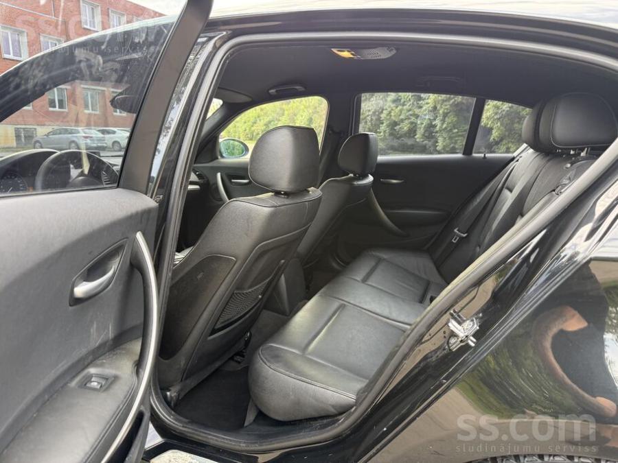 Black BMW 120 2007 in Ogre, with an engine capacity of 2.00 L and mileage of 235 thousand km for 2950 €, photo 7 on AUTOMOTO.COM.LV