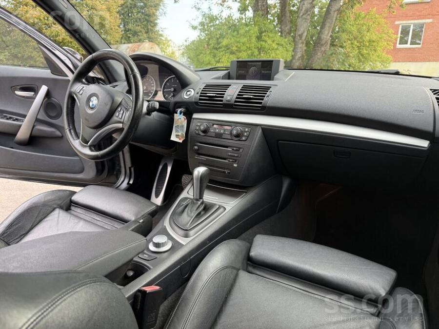 Black BMW 120 2007 in Ogre, with an engine capacity of 2.00 L and mileage of 235 thousand km for 2950 €, photo 11 on AUTOMOTO.COM.LV