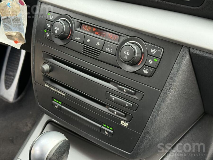 Black BMW 120 2007 in Ogre, with an engine capacity of 2.00 L and mileage of 235 thousand km for 2950 €, photo 13 on AUTOMOTO.COM.LV