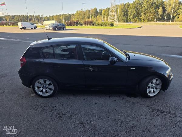 Black BMW 120 2007 in Kaunas, with an engine capacity of 2.00 L and mileage of 300 thousand km for 1749 €, photo 5 on AUTOMOTO.COM.LV