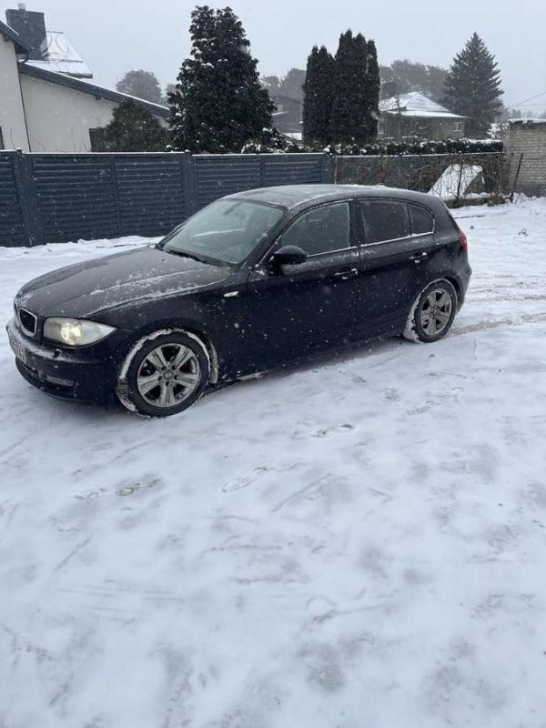 Melns BMW 120 2008 Kauņa, ar dzinēja tilpumu 2.00 L un nobraukumu 302 tūkst. km par 2900 €, foto 1 vietnē AUTOMOTO.COM.LV